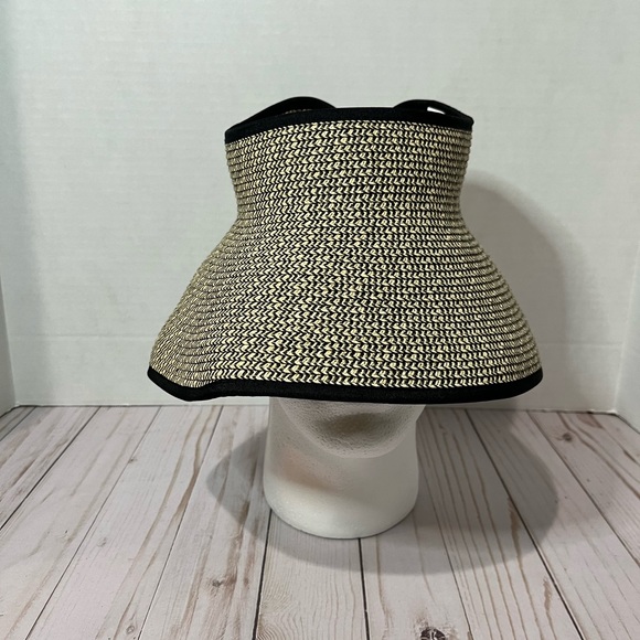 L.L. Bean | Accessories | Ll Bean Sunday Afternoons Gardening Visor ...